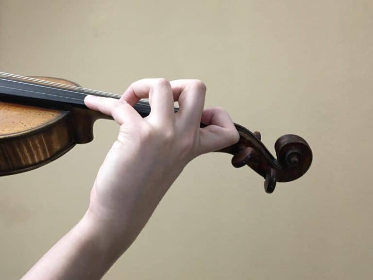 Left Hand Posture and Geometry – Andy Tan Violin & Viola Studio